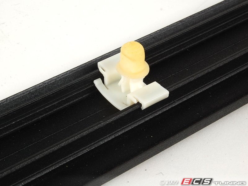 Genuine BMW - 51132233686 - Fender belt moulding - Right (51-13-2-233-686)