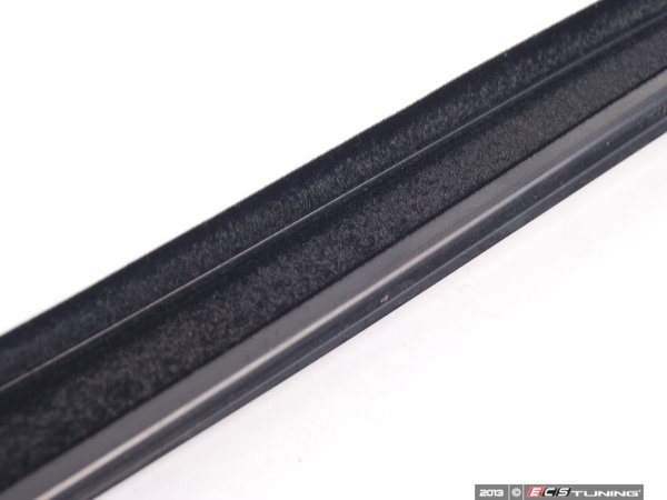 Genuine BMW - 51220402748 - RIGHT REAR DOOR SEAL (51-22-0-402-748)