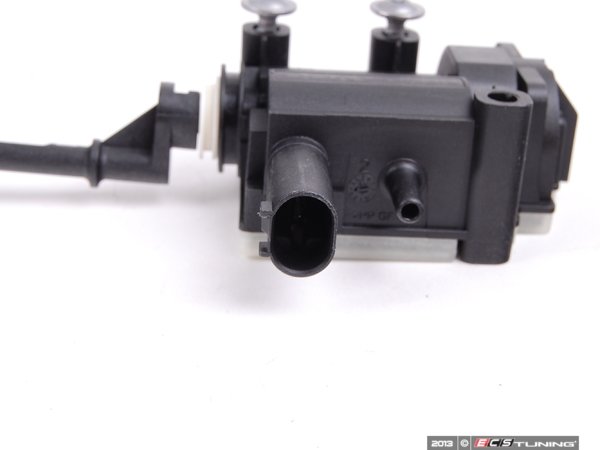 Genuine BMW - 67116985880 - Gas Door Lock Actuator (67-11-6-985-880)