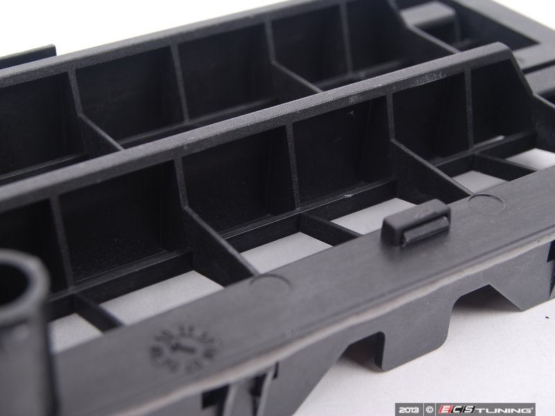 Genuine BMW - 64228368570 - Breather Covering (64-22-8-368-570)