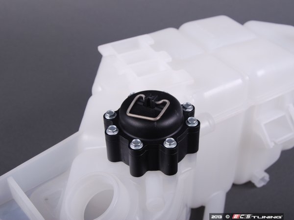 Genuine Porsche - 99610615704 - Expansion Tank