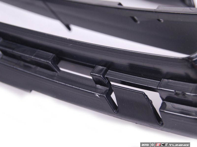 Genuine BMW - 51118050624 - Air Duct Support - Right (51-11-8-050-624)