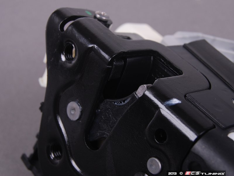 Genuine Volkswagen Audi - 3C1837016B - Front Door Latch Assembly ...