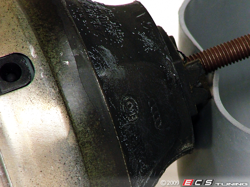 ECS News - Audi RS4 Engine Mounts