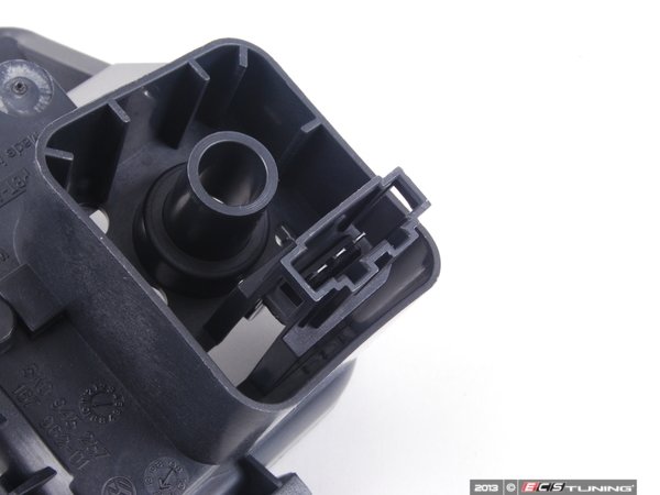 Genuine Volkswagen Audi - 5K0945257 - Outer Tail Light Bulb Holder ...