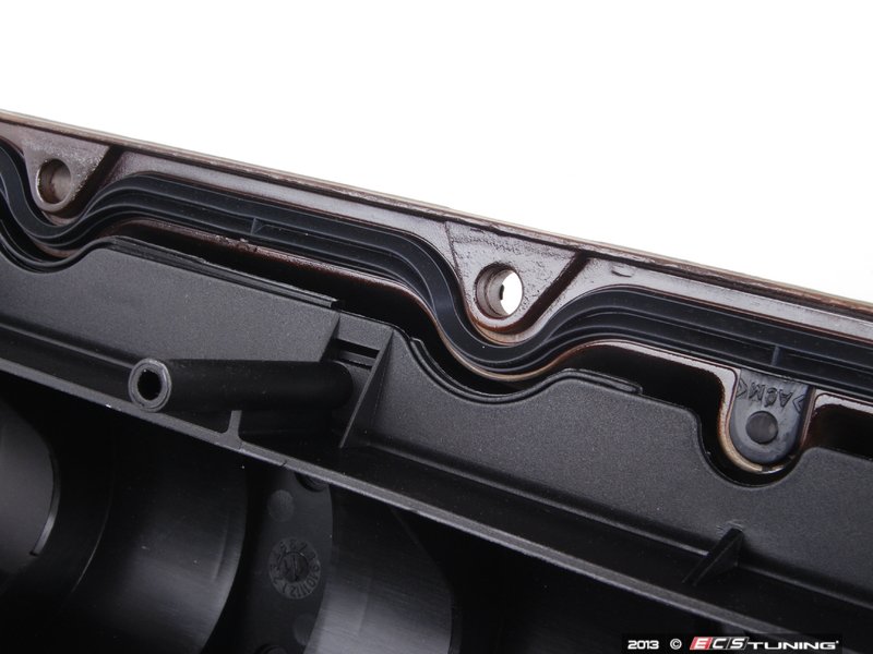 Genuine Volkswagen Audi - 038103469E - Valve Cover (038 103 469 E)