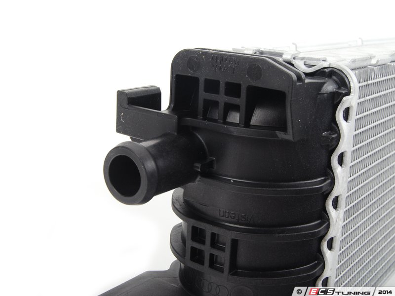 Genuine Volkswagen Audi - 4G0145804D - Supercharger Radiator - Center ...
