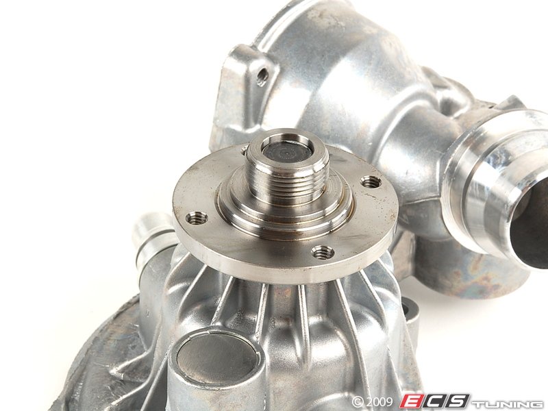 Genuine BMW - 11517524551 - Water Pump (11-51-7-524-551)