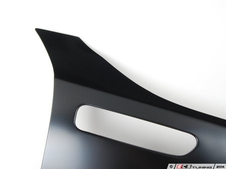 Genuine BMW - 41357898316 - Front Fender - Right (41-35-7-898-316)