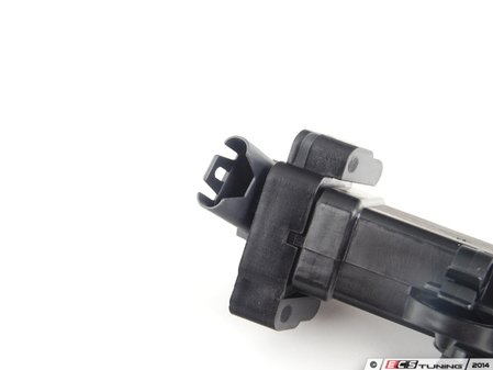 Genuine BMW - 13417838261 - Fuel Rail (13-41-7-838-261)