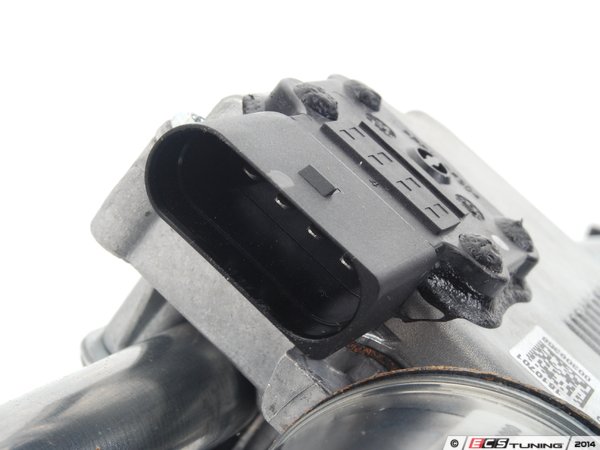 Genuine Volkswagen Audi - 8T1955023E - Windshield Wiper Bracket With ...