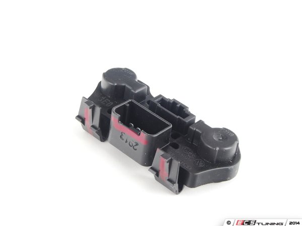 Genuine Volkswagen Audi - 1K5945257 - Outer Tail Light Bulb Socket ...