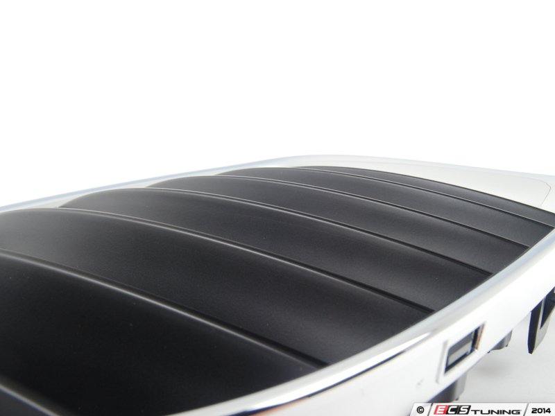 Genuine BMW - 51112993306 - Front Grille - Right (51-11-2-993-306)