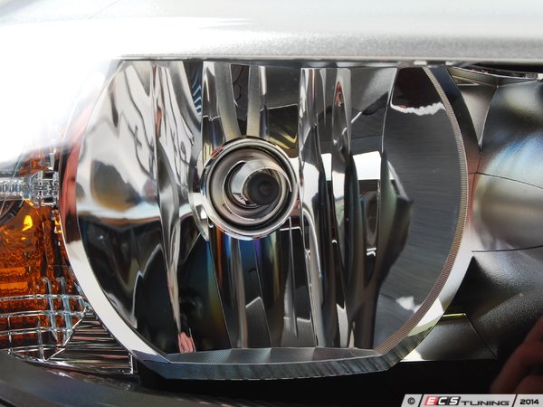 Genuine BMW - 63117338710 - Halogen Headlight Housing - Right (63-11-7 ...