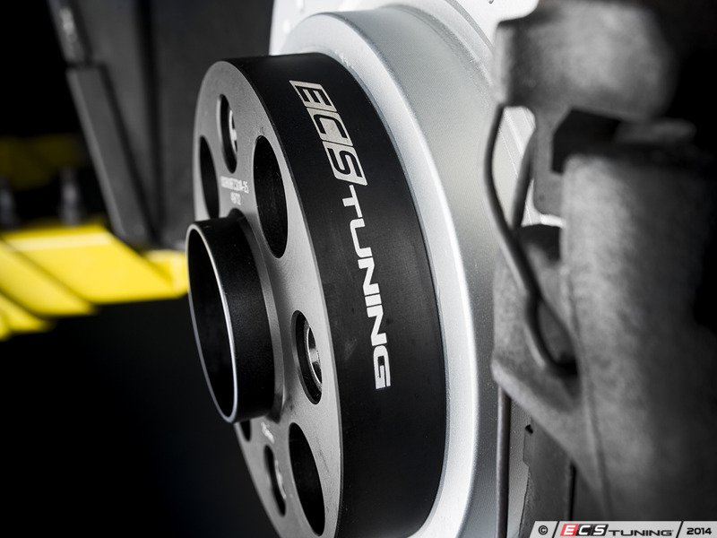 ECS News - MINI R50/R52/R53 25/30mm Wheel Spacers