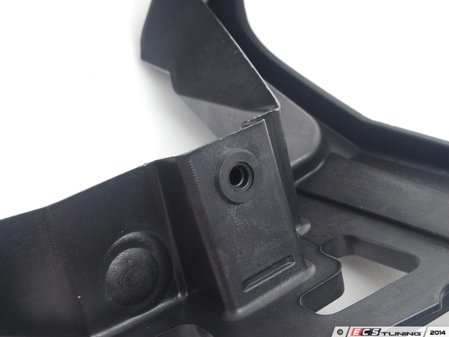 Genuine Volkswagen Audi - 5K0807724B - Front Bumper Guide - Right (5K0 ...