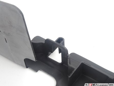 Genuine Volkswagen Audi - 5K0121284C - air duct - right (5K0 121 284 C)