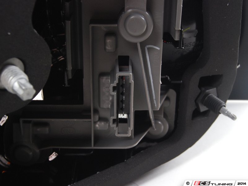 Genuine Volkswagen Audi - 1K9945096H - Tail Light - right (1K9 945 096 H)