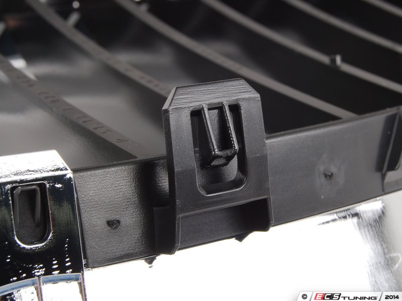 Genuine BMW - 51137065702 - Chrome Kidney Grille - Right (51-13-7-065-702)