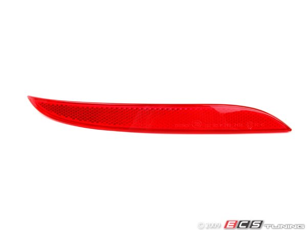 Genuine BMW - 63147183914 - Rear Bumper Reflector - Right (63-14-7-183-914)