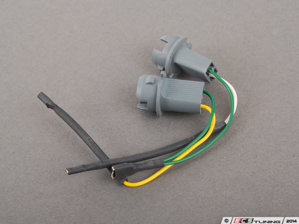 Genuine BMW - 63217258417 - E70 X5 Bulb Socket Assembly with Wires for ...