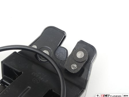 Genuine BMW - 51248174853 - E38 Trunk Lock (51-24-8-174-853)