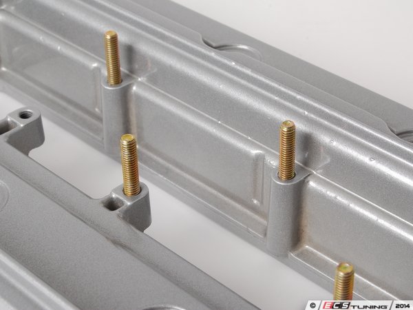 Genuine BMW - 11121742128 - Valve Cover - right (11-12-1-742-128)