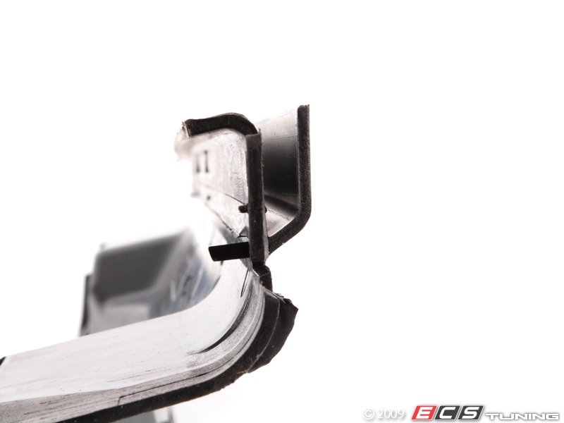 Genuine BMW - 51718211467 - Air Duct Cover (51-71-8-211-467)