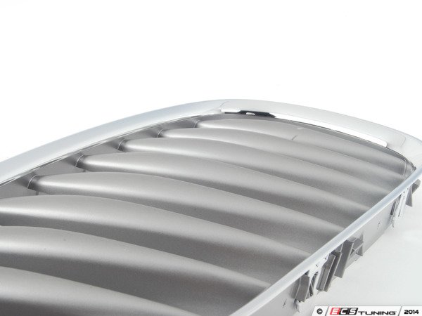 Genuine BMW - 51117117758 - E85 Kidney Grille - right (51-11-7-117-758)