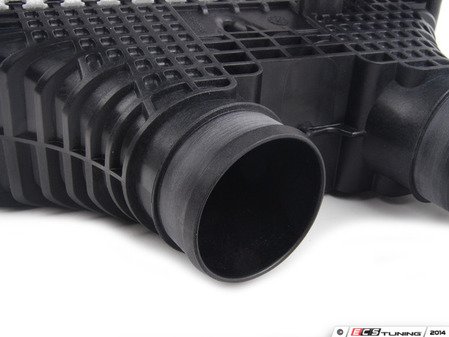 Genuine BMW - 17517846235 - Top Mount intercooler (17-51-7-846-235)