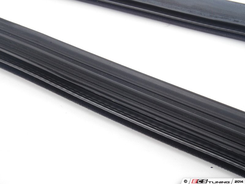 Genuine BMW - 51718219552 - Door Seal - Right (51-71-8-219-552)