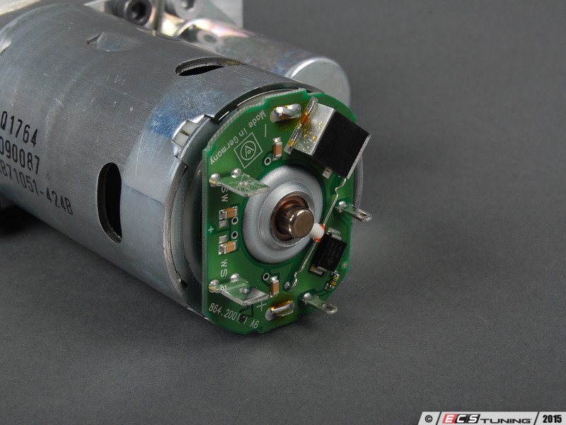 Genuine BMW - 54347154648 - Convertible Top Hydraulic Unit (54-34-7-154 ...