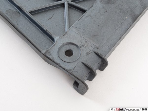 Genuine Volkswagen Audi - 8D0807484 - Rear Bumper Cover Guide - Right ...