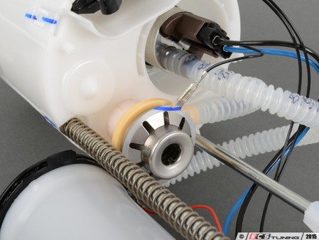 Genuine BMW - 16117243975 - Low Pressure Fuel Filter/Pump Assembly (16 ...