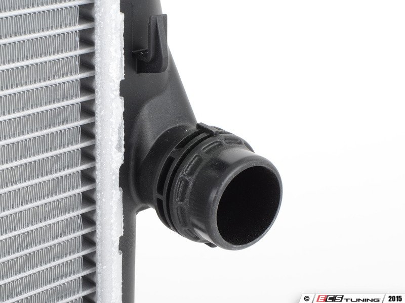 Genuine BMW - 17117551635 - Radiator (17-11-7-551-635)