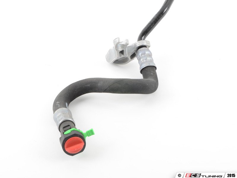 Genuine BMW - 17227577636 - Oil Cooling Pipe Outlet (17-22-7-577-636)