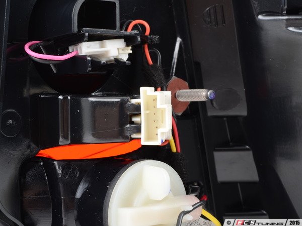 Genuine Mercedes Benz - 1669063501 - REAR LAMP CO