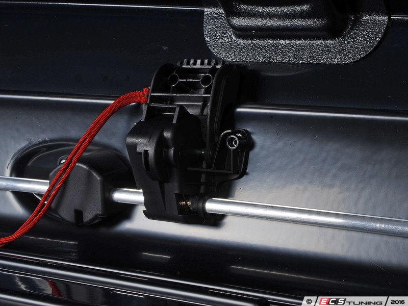 ECS News - BMW F30 3 Series Yakima Roof Racks