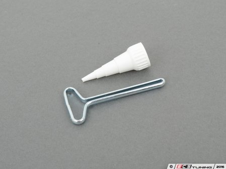 Ajusa - D176404A2 - Oil Pan Gasket/Silicone Sealant - 70ml