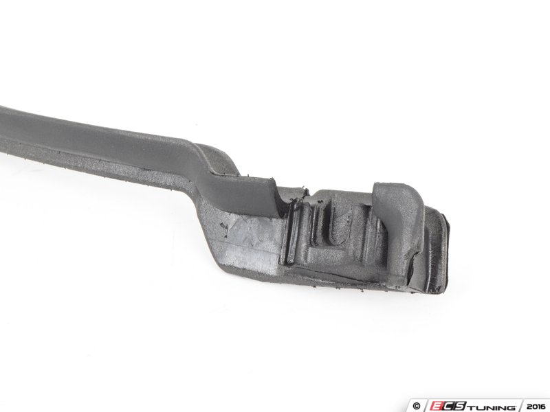 Genuine BMW - 51487300694 - Fender to Body Seal - Right (51-48-7-300-694)