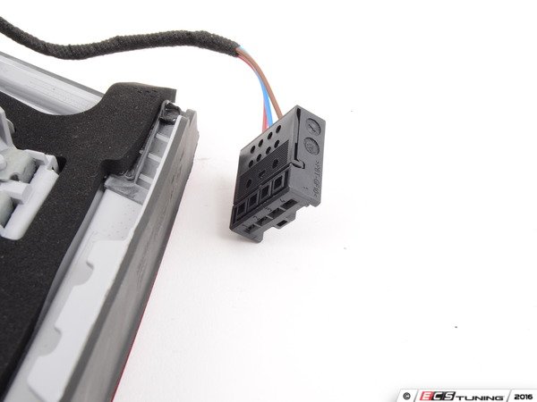 Genuine BMW - 63217162304 - E93 Inner Tail Light - Right (63-21-7-162-304)