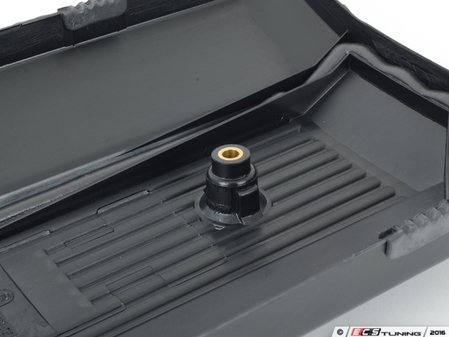 Genuine BMW - 11121748633 - Engine Beauty Cover (11-12-1-748-633)