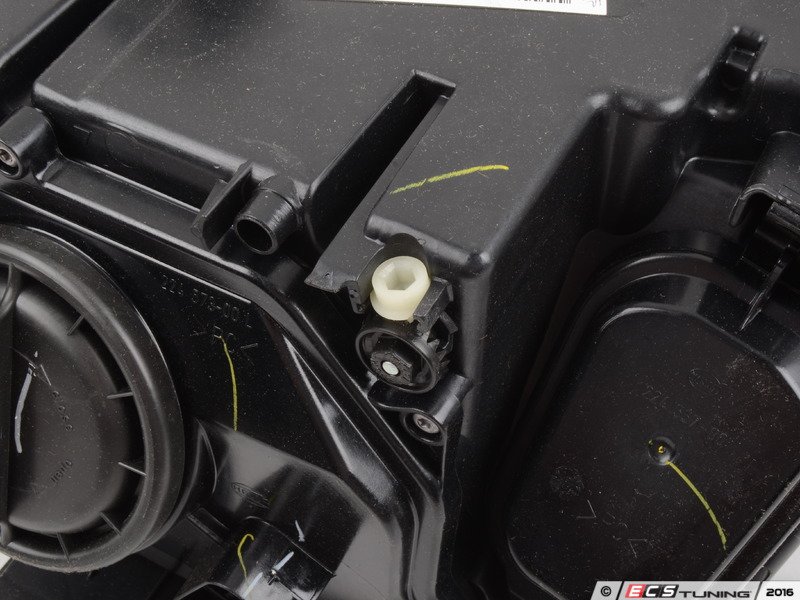 Genuine BMW - 63127164423 - Halogen Headlight - Left (63-12-7-164-423)