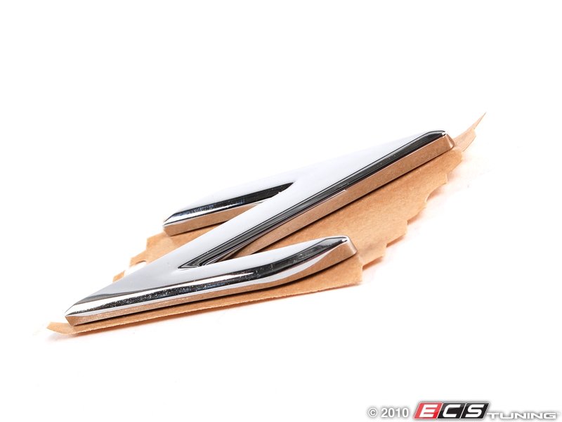 ECS News - BMW Z3 Roundel Replacements