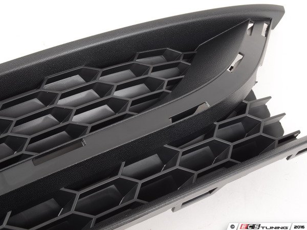 Genuine Volkswagen Audi - 561853666C9B9 - Grille -Right (561 853 666 C 9B9)