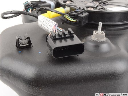 Genuine BMW - 16197286131 - SCR CONTAINER ACTIVE (16-19-7-286-131)