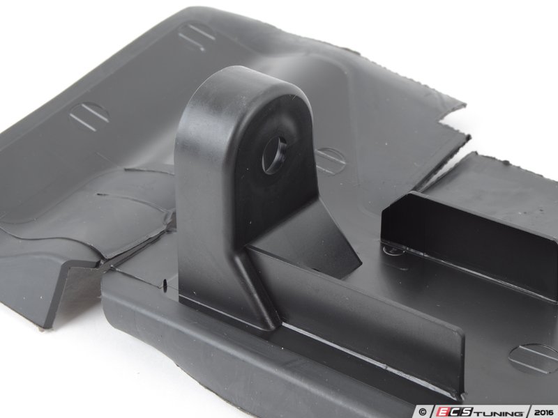 Genuine BMW - 51747301610 - Air duct, right (51-74-7-301-610)