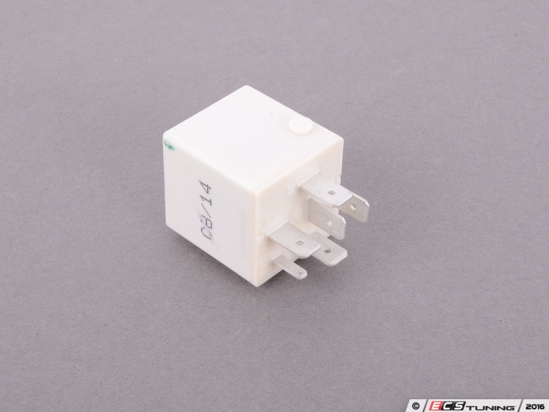 Genuine Volkswagen Audi - 561907413 - RELAY (561 907 413)