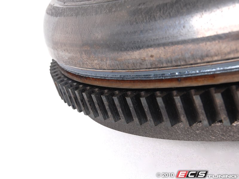 Genuine Volkswagen Audi - 022105266L - Dual Mass Flywheel (022 105 266 L)