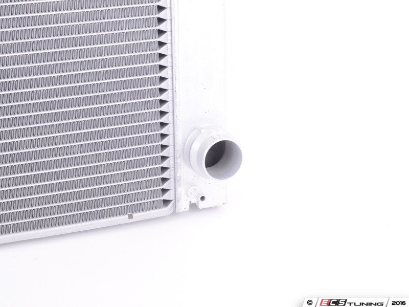 Genuine BMW - 17117585440 - Radiator (17-11-7-585-440)